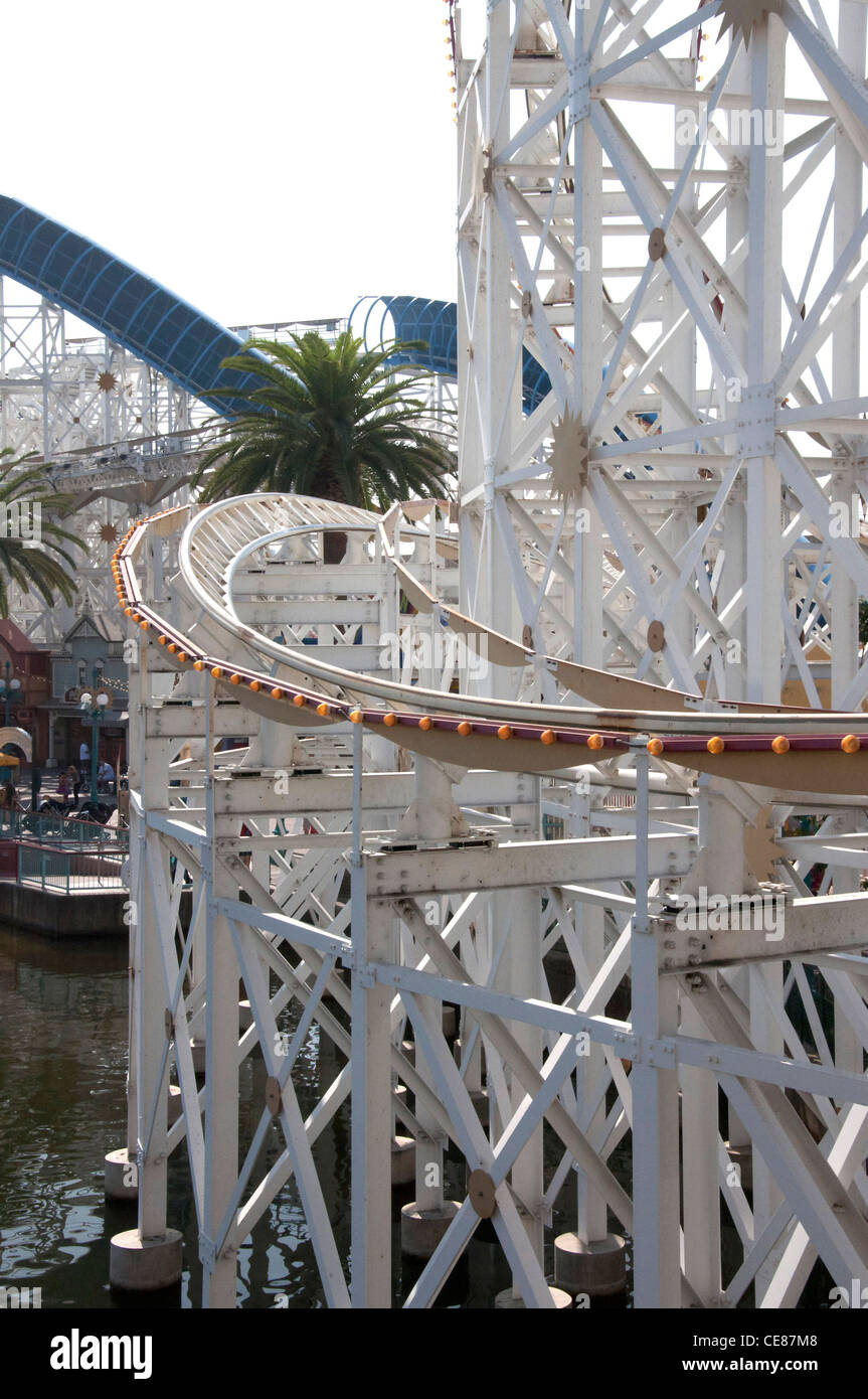 Disneyland california roller coaster hi-res stock photography and ...
