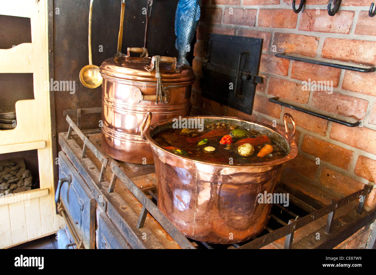 Vintage kitchen with copper pots Stock Photo - Alamy