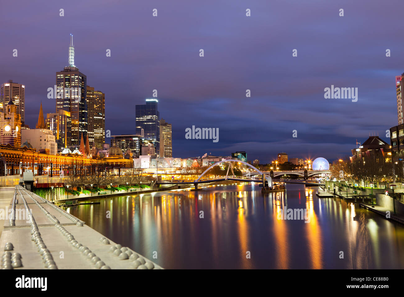 Melbourne skyline hi-res stock photography and images - Alamy