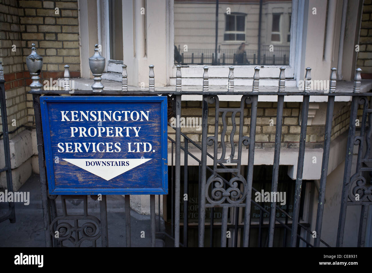 Property management sign hi-res stock photography and images - Alamy