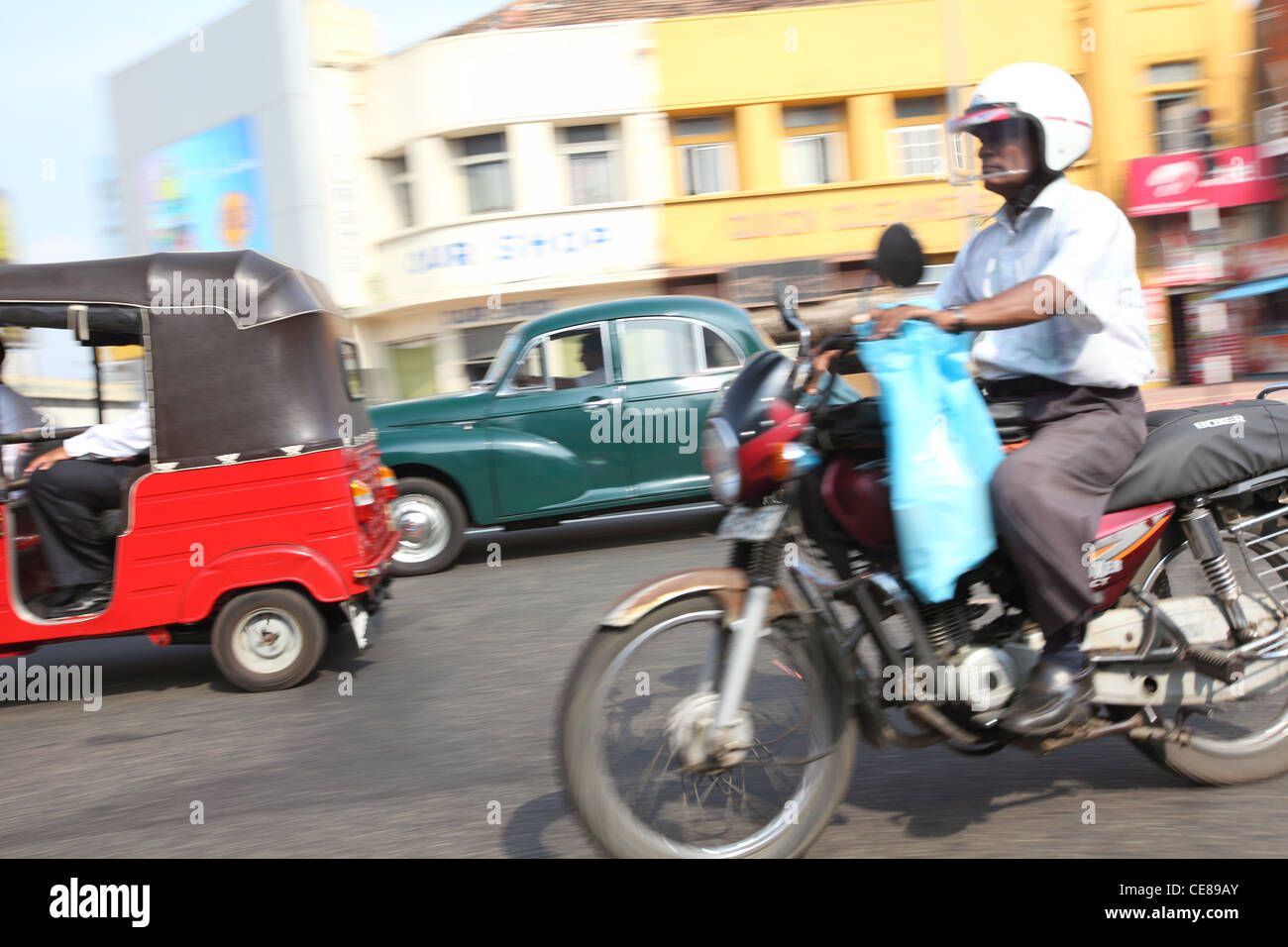 Sri Lanka, Colombo, Kollupitiya, traffic on Galle road Stock Photo - Alamy