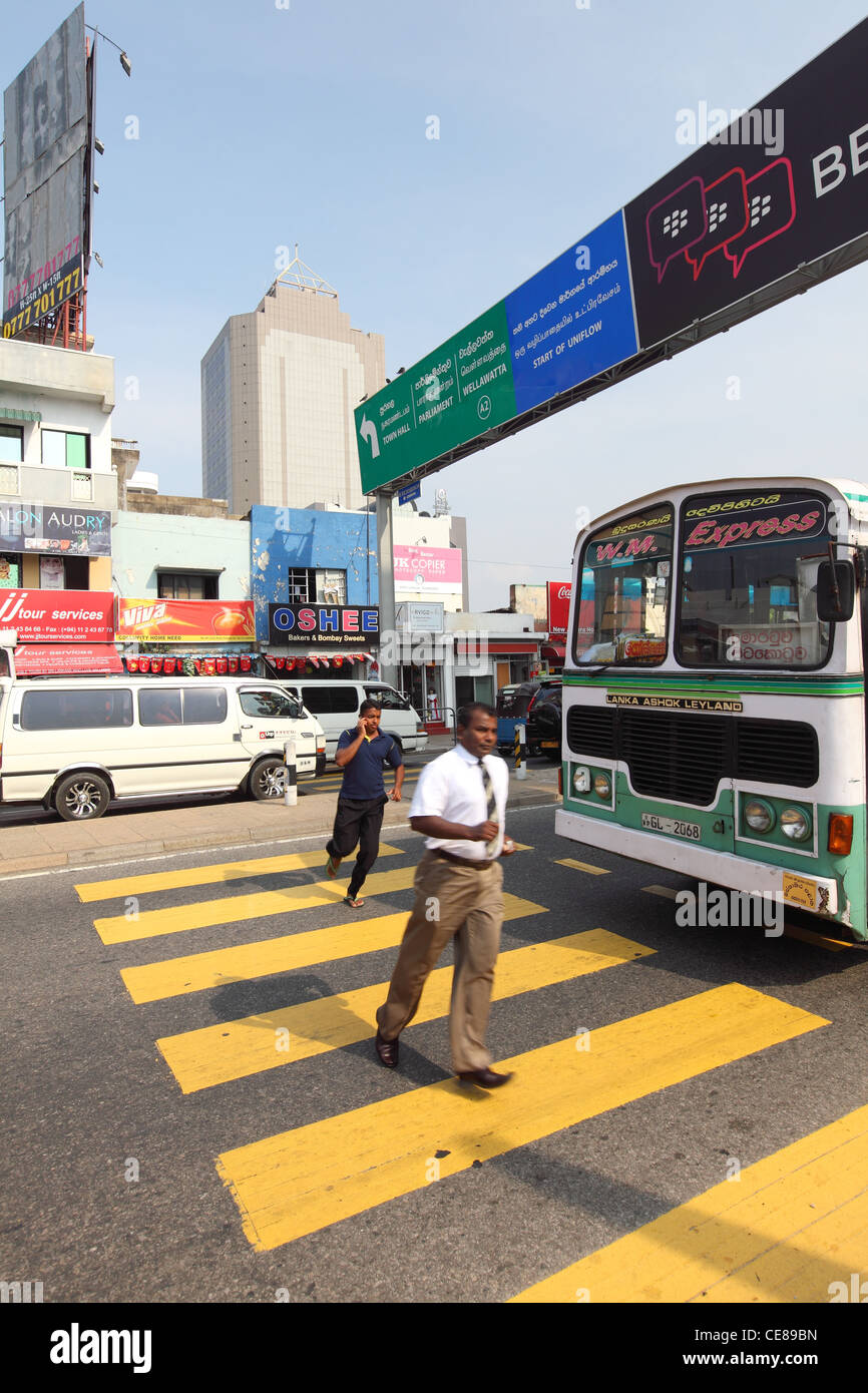 Sri Lanka, Colombo, Kollupitiya, traffic on Galle road Stock Photo - Alamy