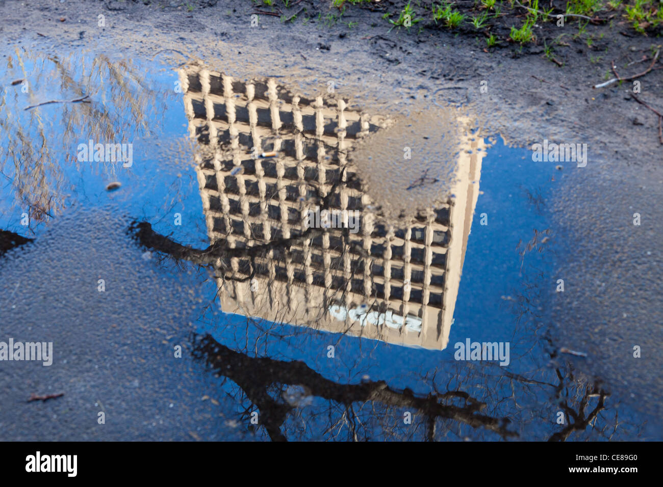 Melbourne puddle hi-res stock photography and images - Alamy