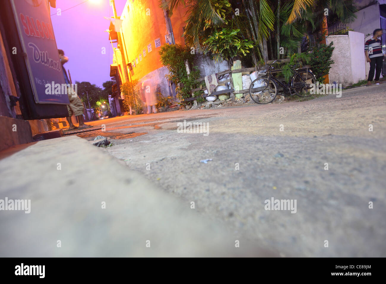 Sri Lanka, Colombo, Kollupitiya, urban living area at night, Nelson ...