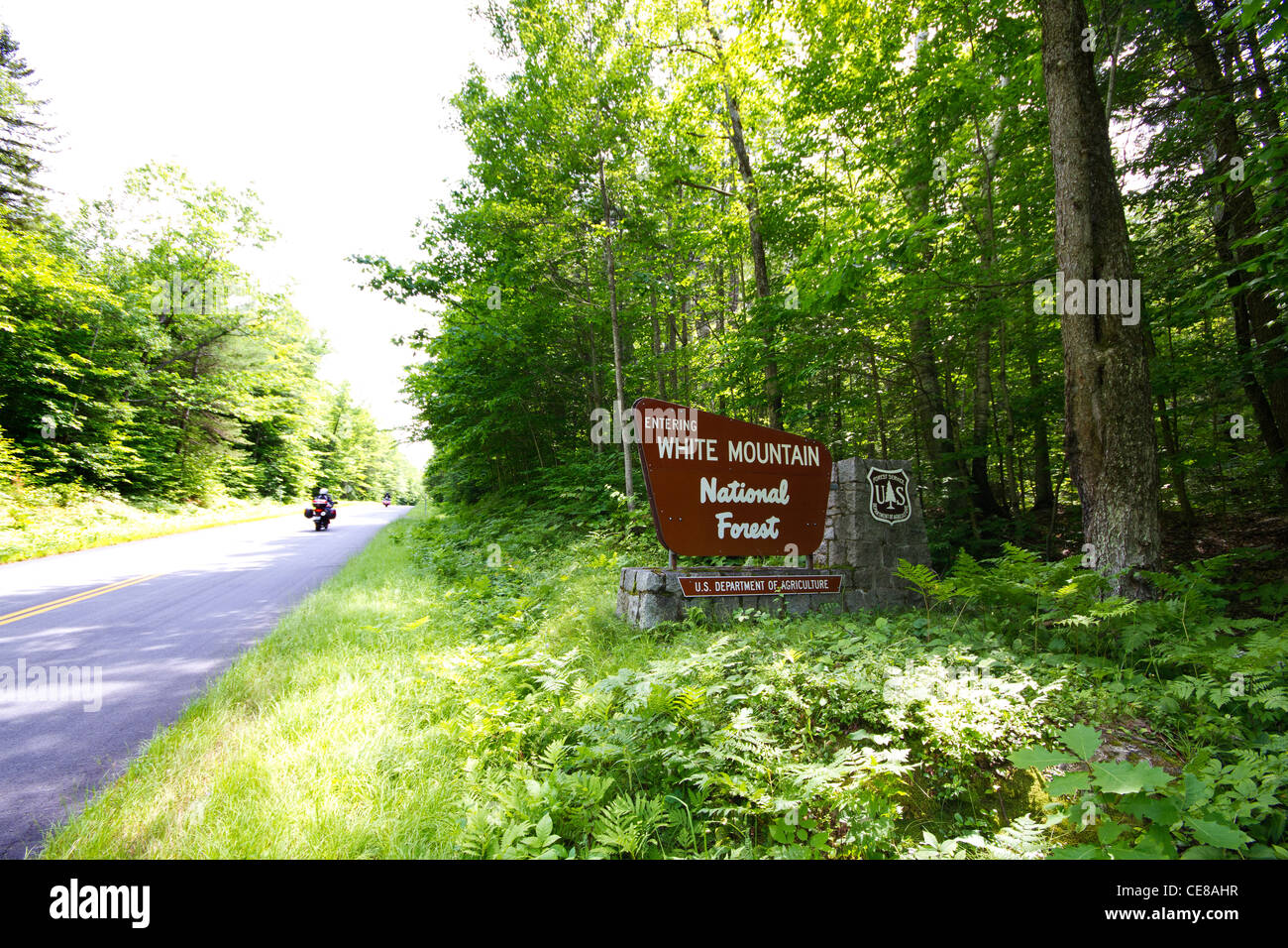 Road sign along Kancamagus scenic byway, highway 112, White Mountain ...