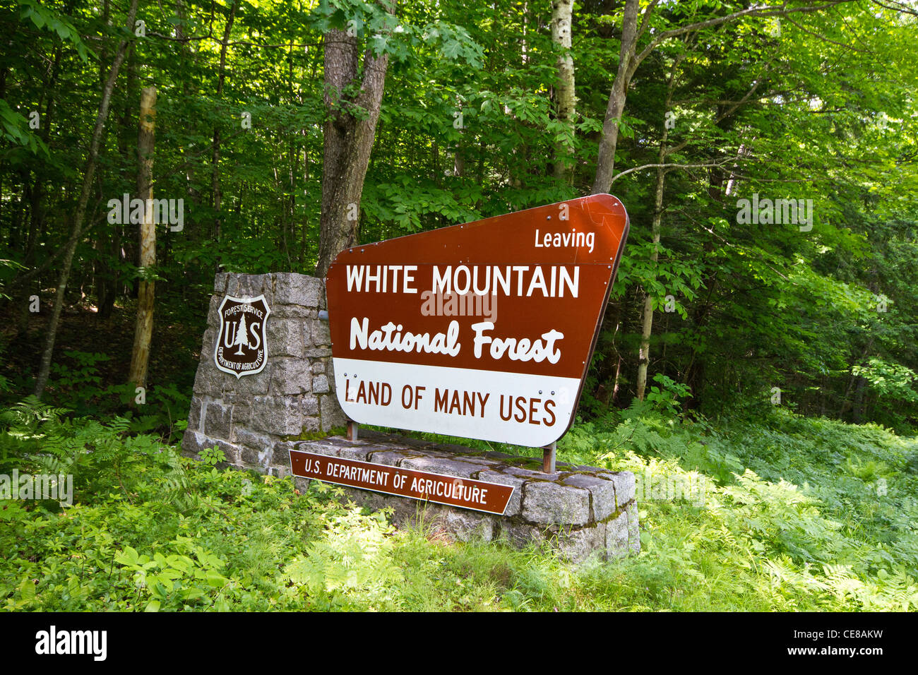 Road sign along Kancamagus scenic byway, highway 112, White Mountain ...