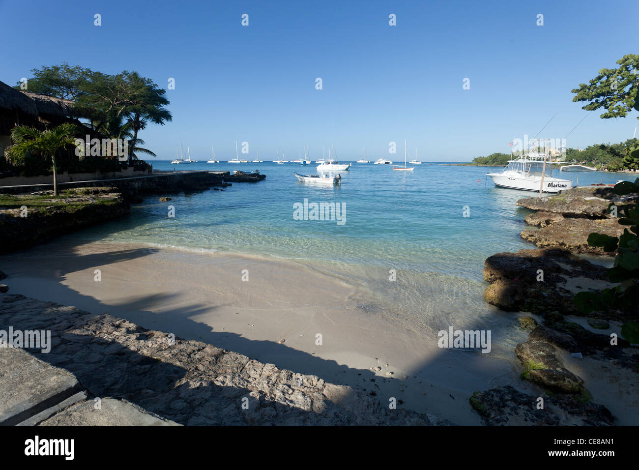 Deep cove village hi-res stock photography and images - Alamy