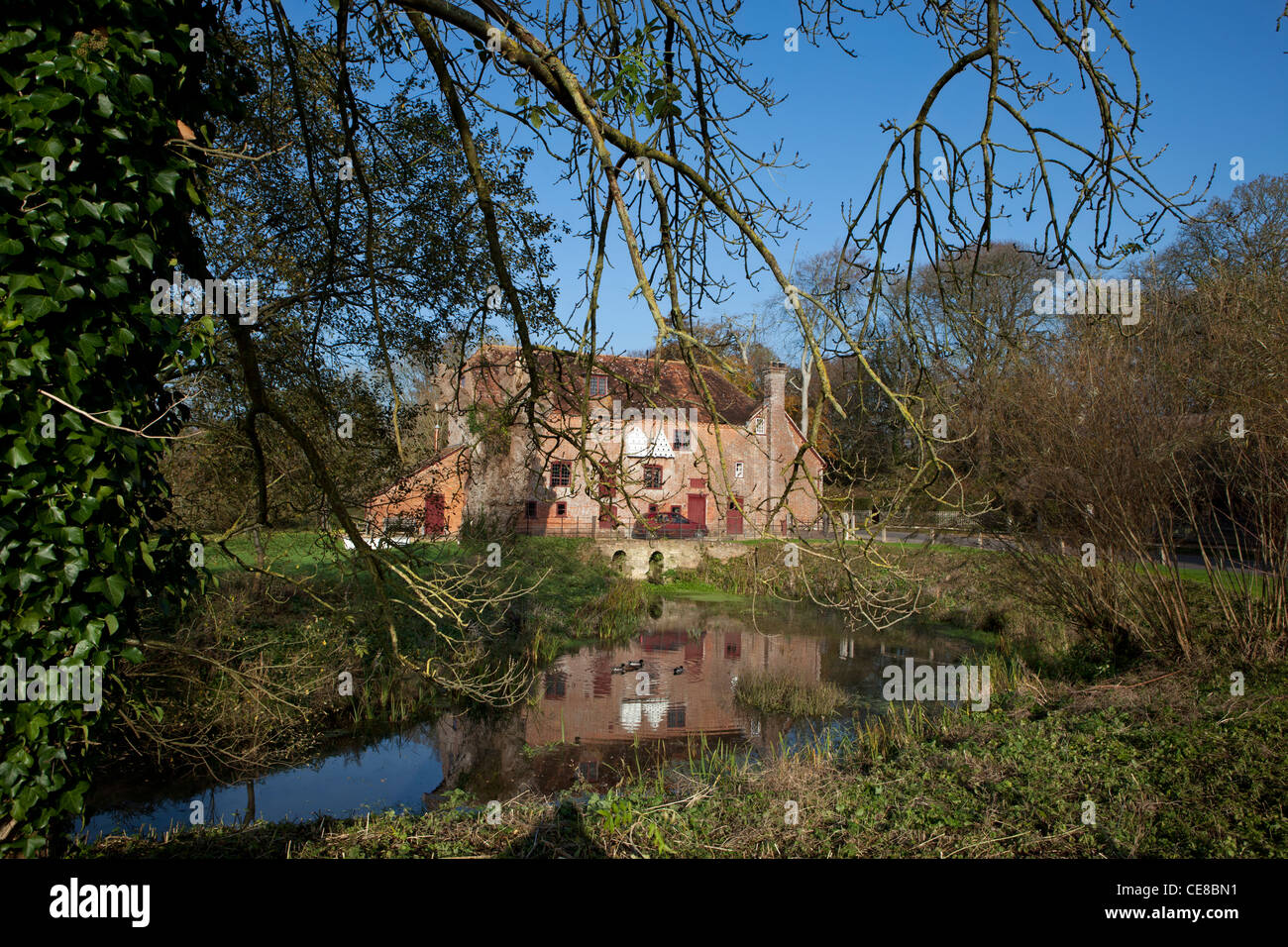 River stour mill bridge hi-res stock photography and images - Alamy