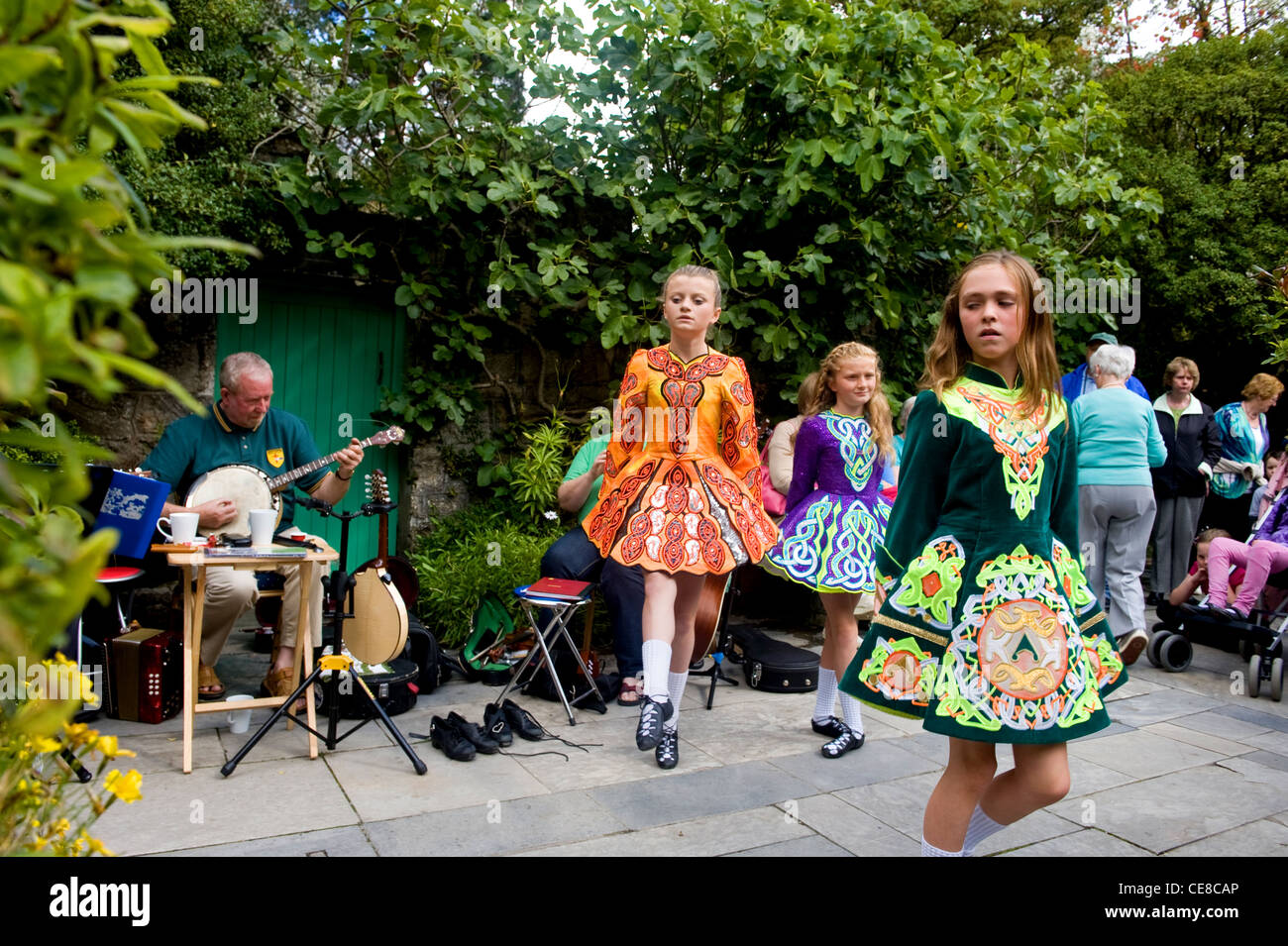 Irish dancing hi-res stock photography and images - Alamy