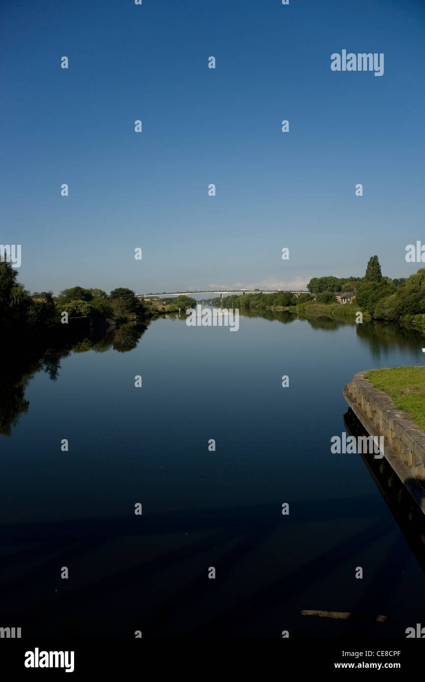M60 Bridge over the Manchester Ship Canal from Barton Bridge ...