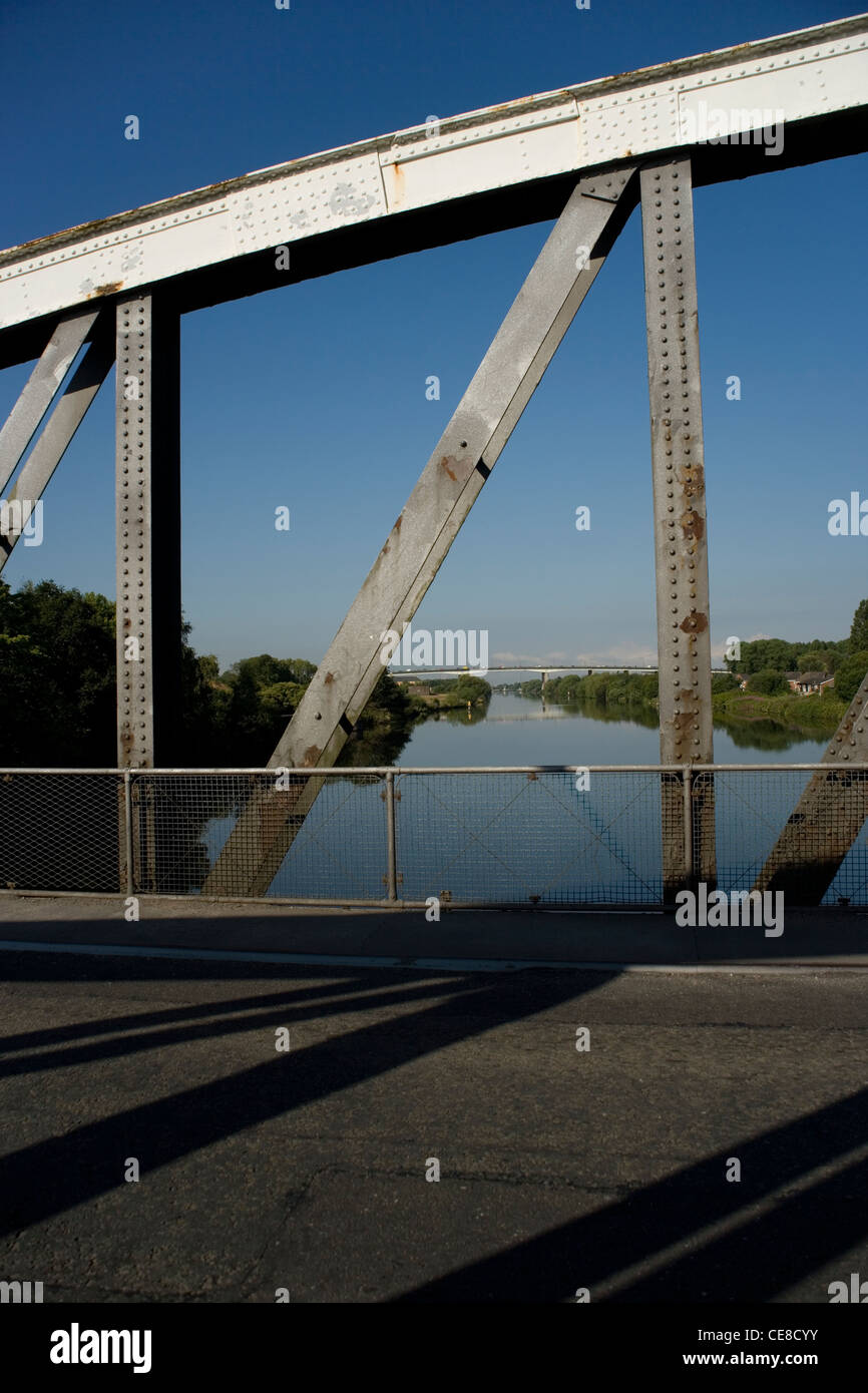 M60 Bridge over the Manchester Ship Canal from Barton Bridge ...