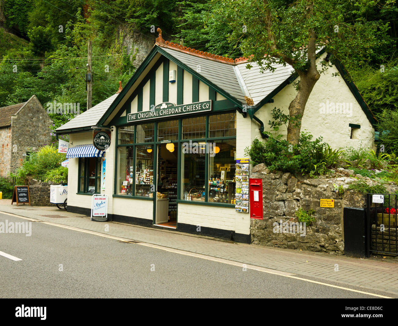 Cheddar gorge cheese hi-res stock photography and images - Alamy