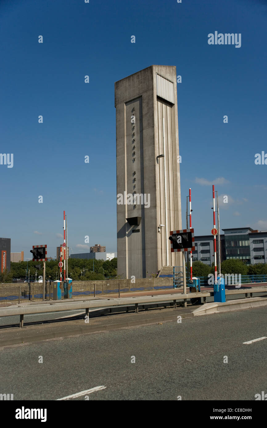 Century Bridge over the Manchester Ship Canal between Eccles and ...