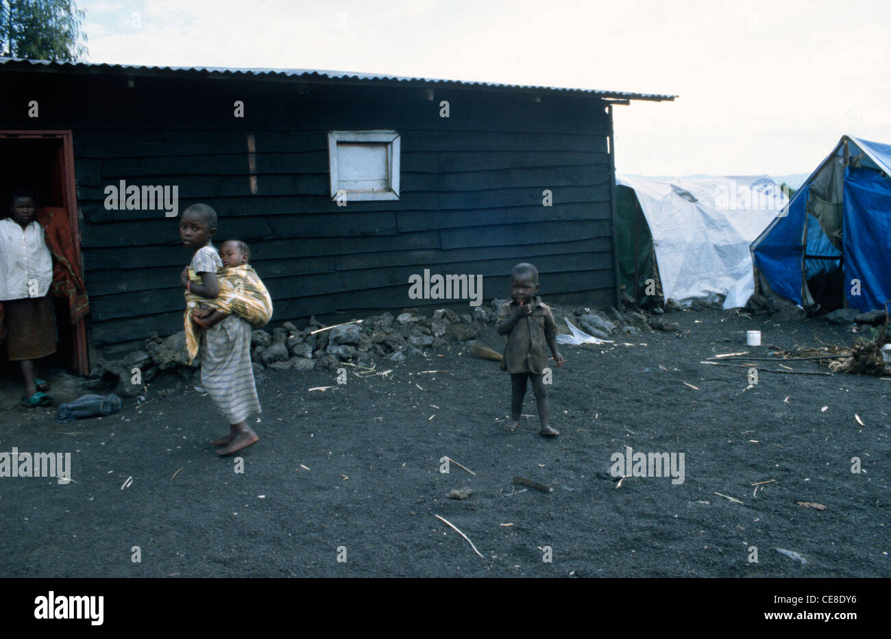 Rwandan Hutu children in the UN refugee camp in Goma, Zaire Stock Photo ...