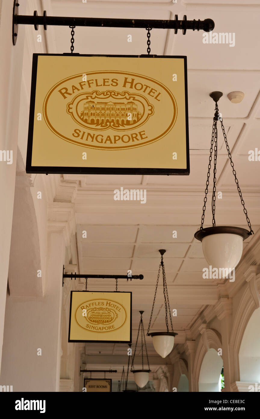 Raffles Hotel Sign, Singapore Stock Photo - Alamy