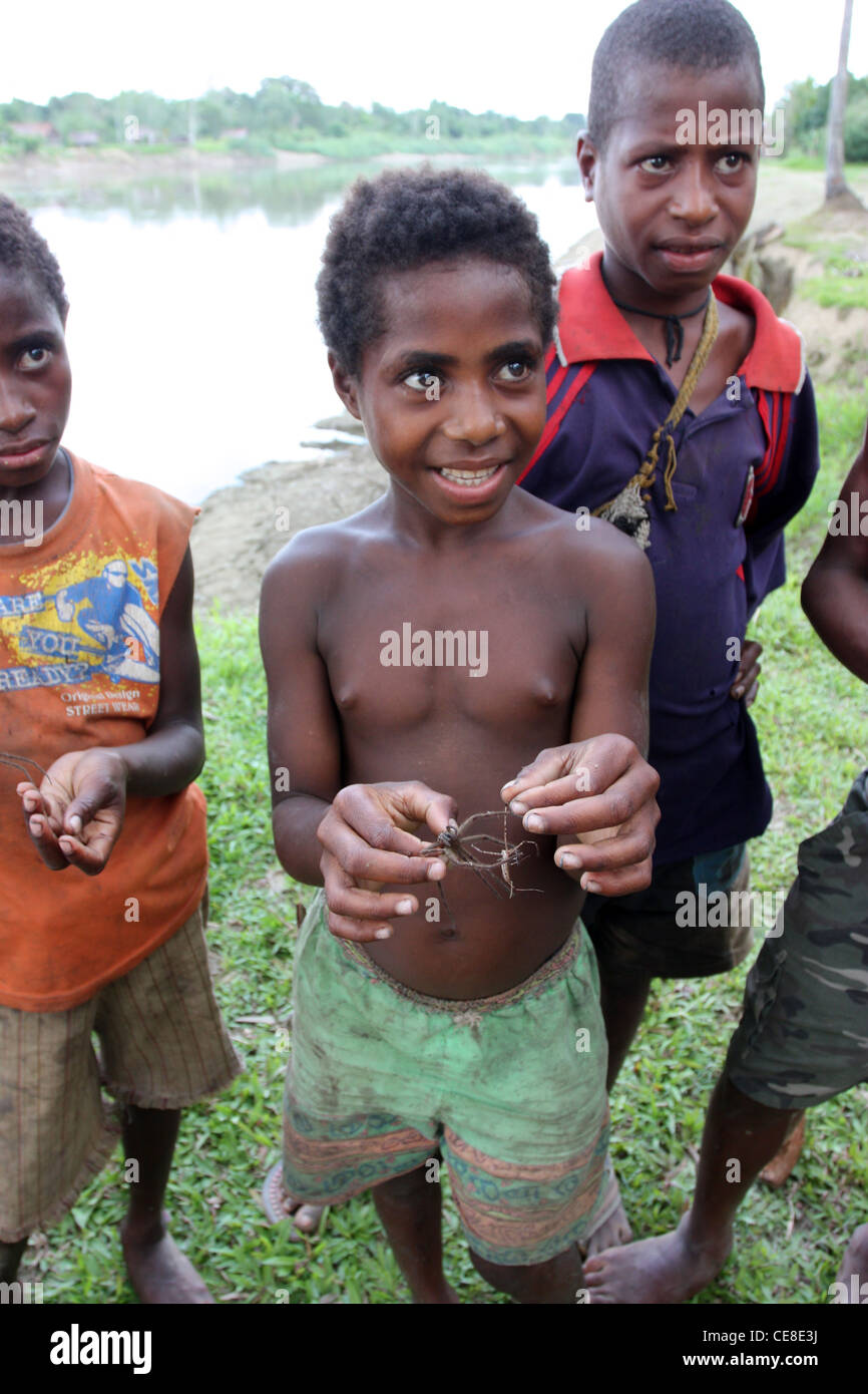 Young Boys in Papua New Guinea Stock Photo - Alamy