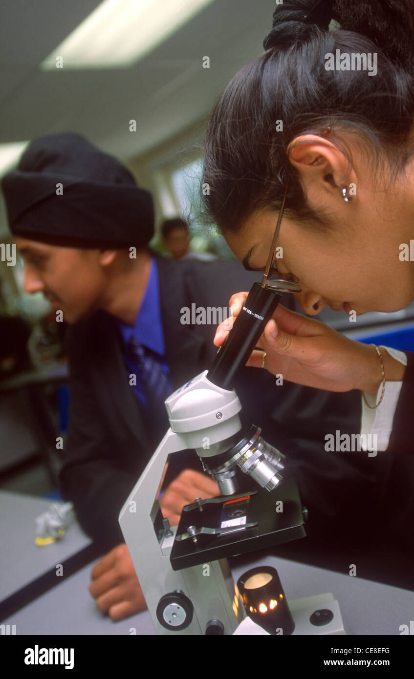 Science class, Heathland Secondary School, Hounslow, Middlesex, UK ...