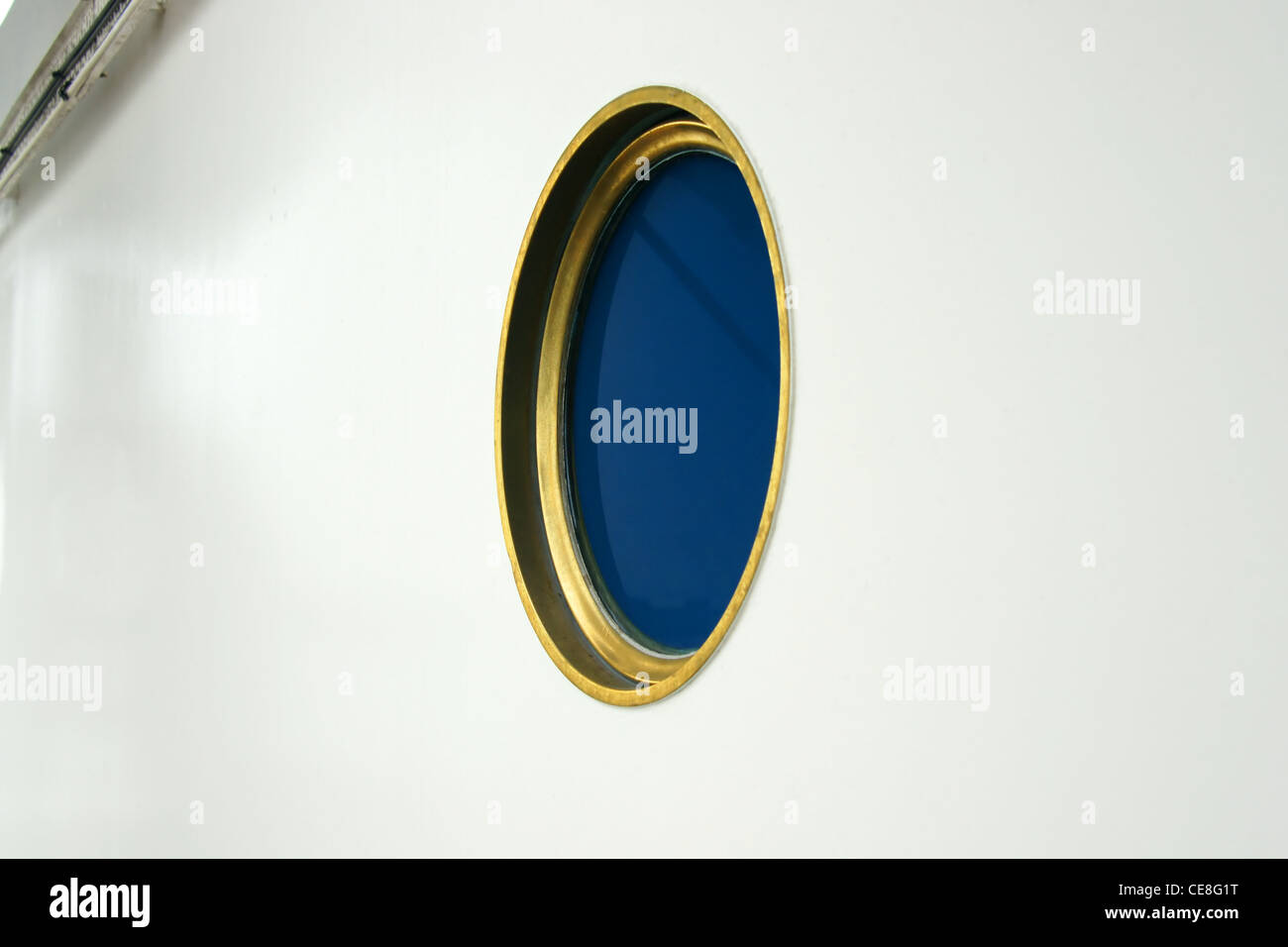 Ship yacht porthole hi-res stock photography and images - Alamy