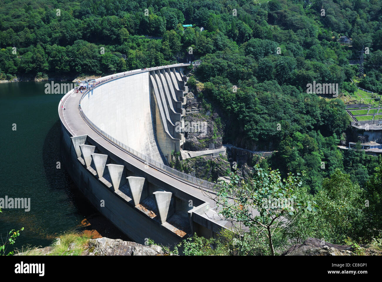 Verzasca dam hi-res stock photography and images - Alamy