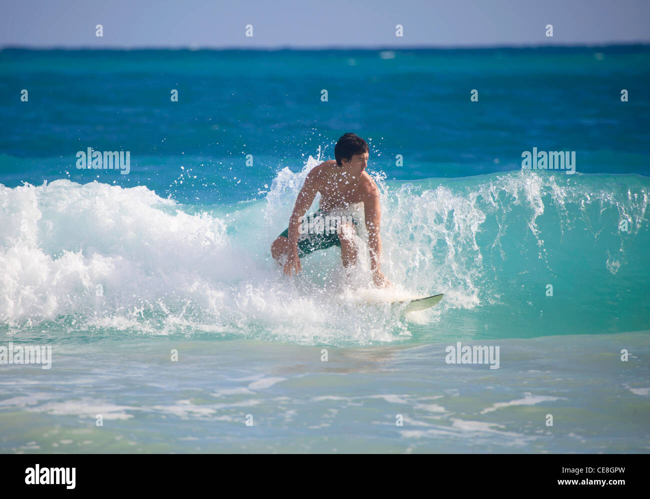Man surfing in hawaii hi-res stock photography and images - Alamy