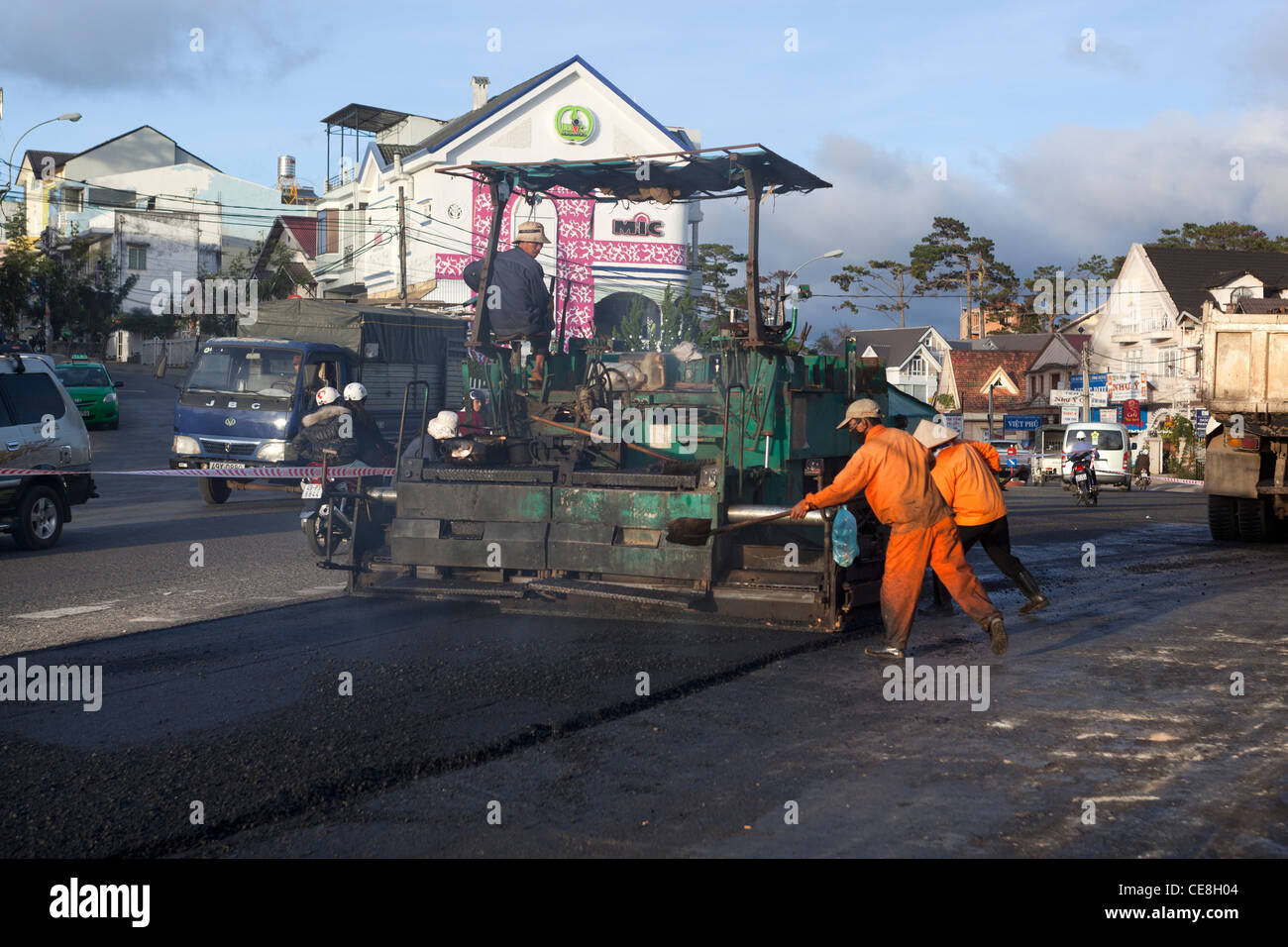 Tarmac laying hi-res stock photography and images - Alamy