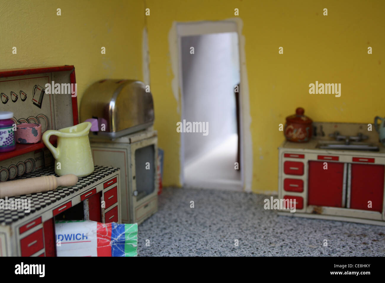 Sliding scale kitchen hi-res stock photography and images - Alamy