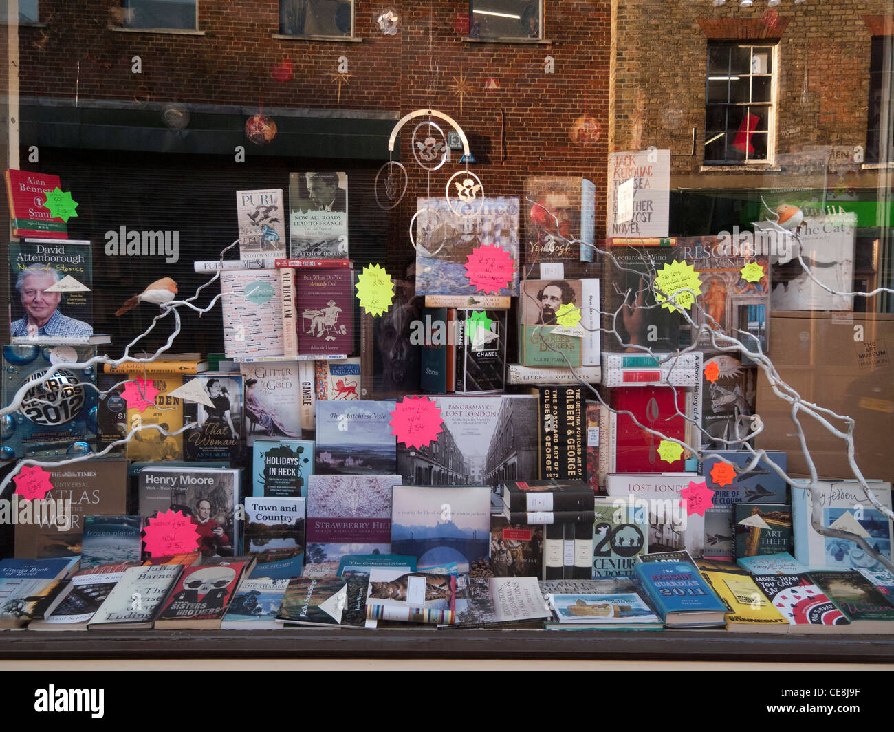 Bookshop window display hi-res stock photography and images - Alamy