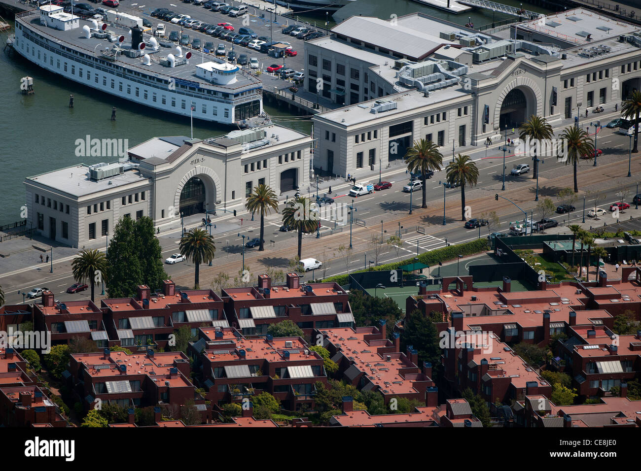 Aerial pier hi-res stock photography and images - Alamy