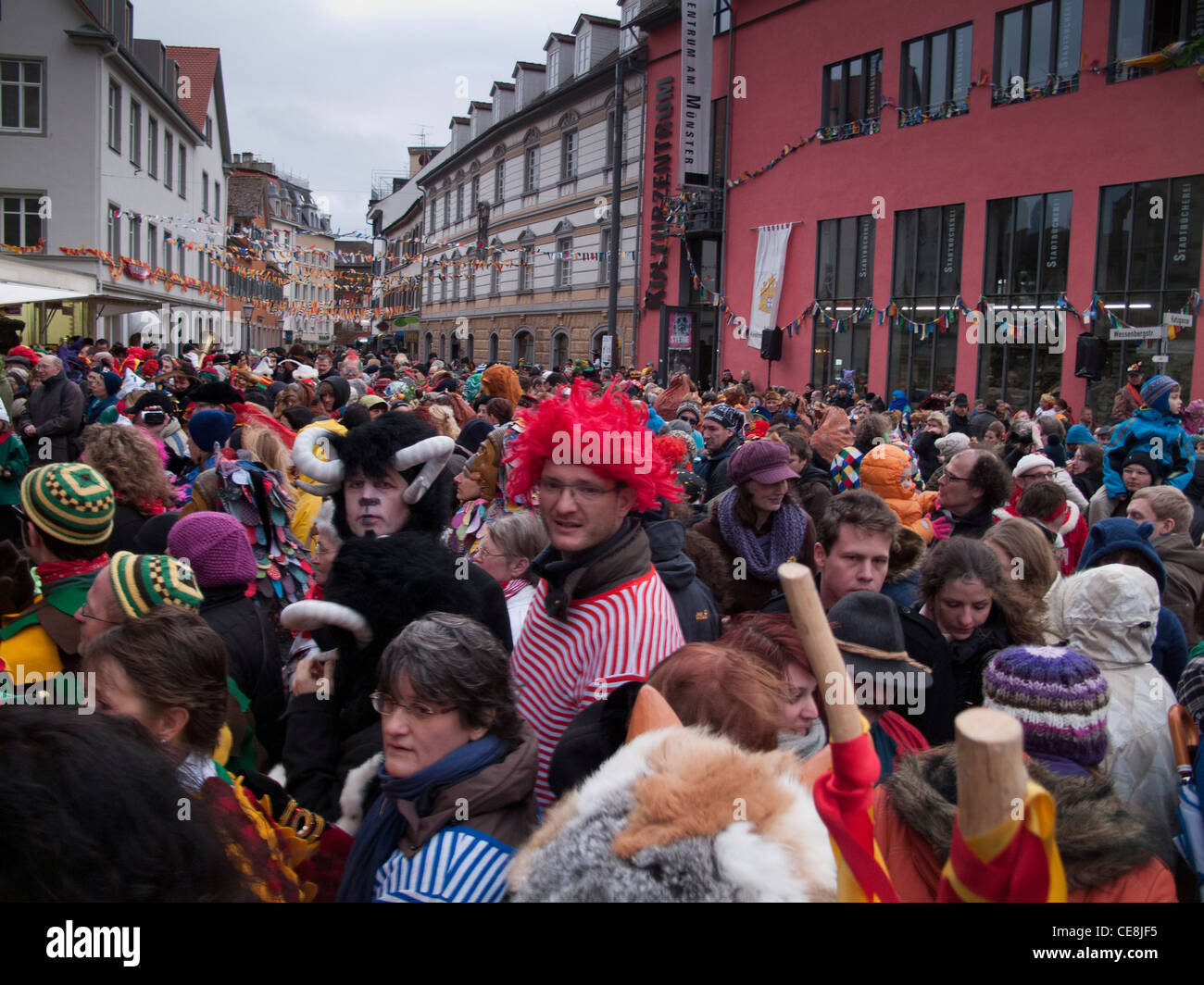 Crowded festive hi-res stock photography and images - Alamy