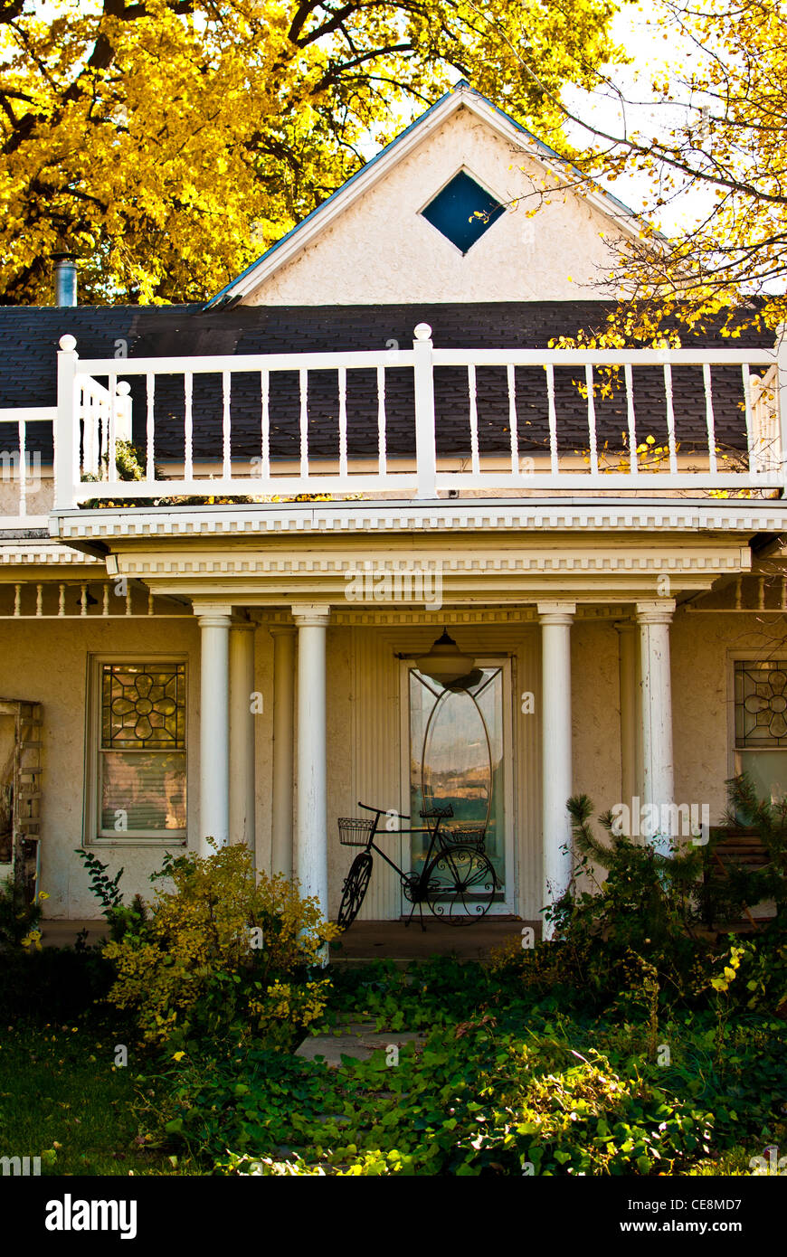 Old country porch hi-res stock photography and images - Alamy