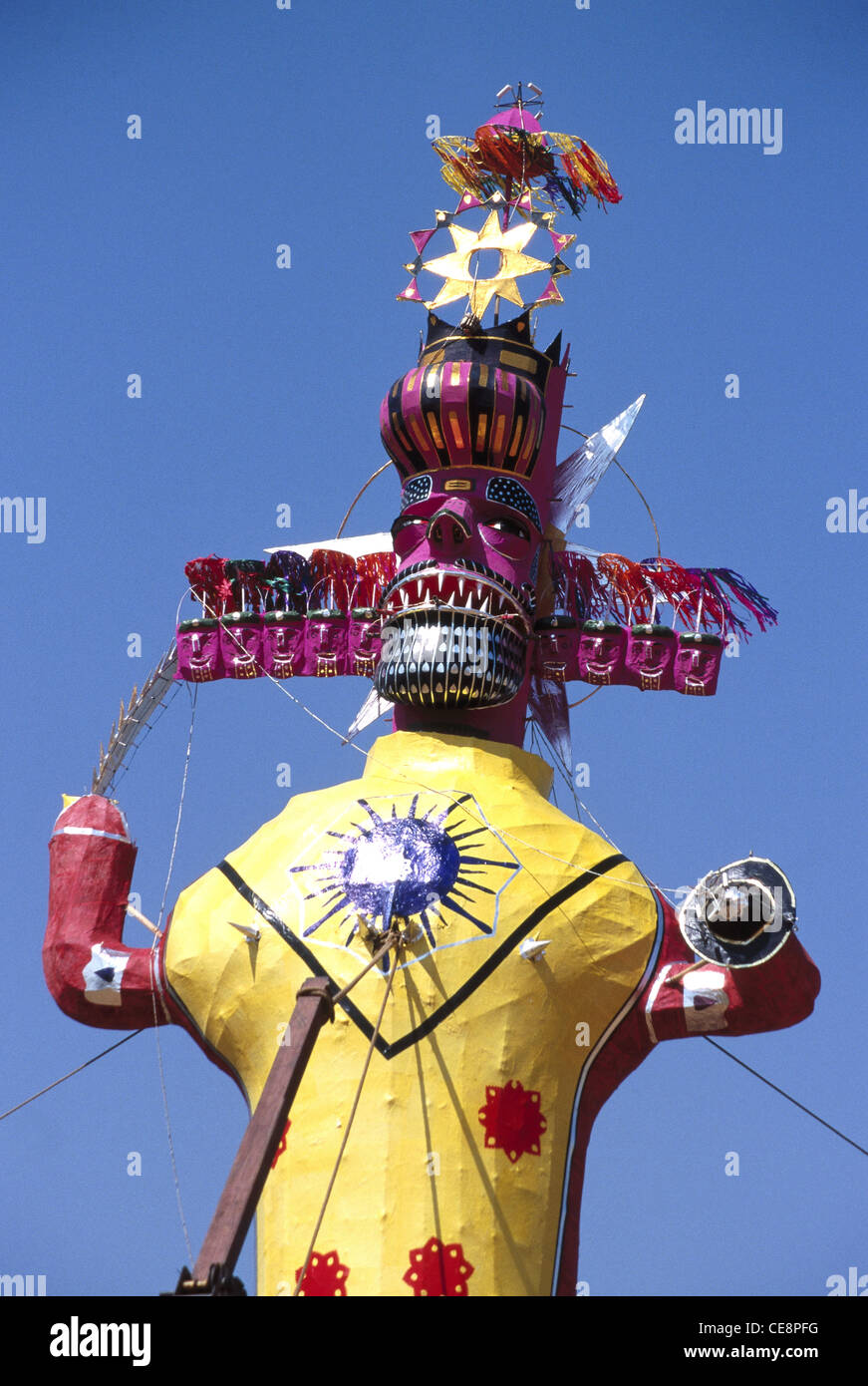 Ravan effigy statue hi-res stock photography and images - Alamy