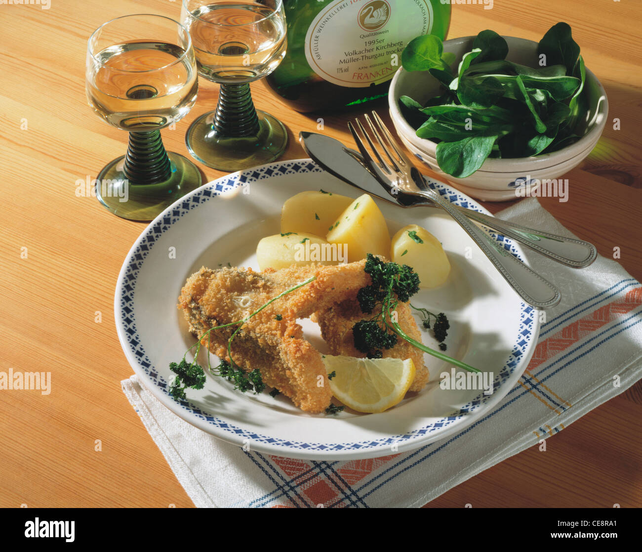 Deep fried carp hi-res stock photography and images - Alamy