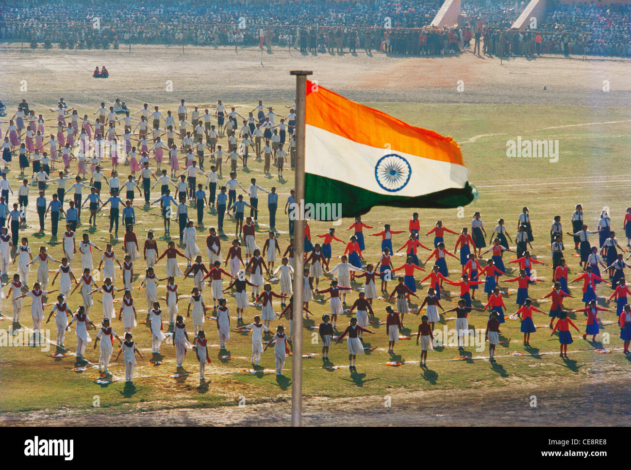 Indian kids standing flags hi-res stock photography and images - Alamy
