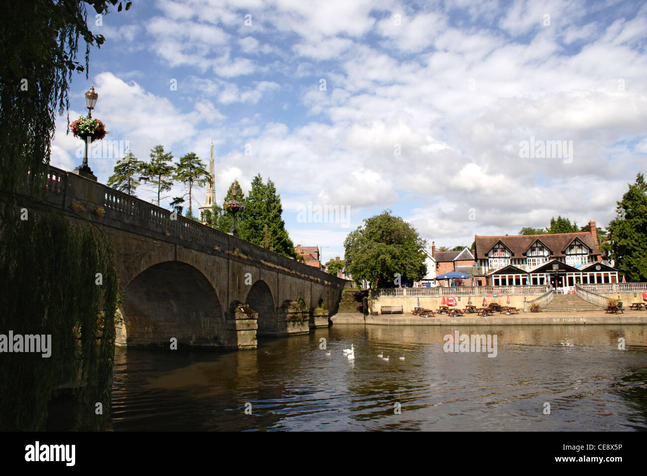 Bridge on River Thames at Wallingford Oxfordshire Stock Photo - Alamy