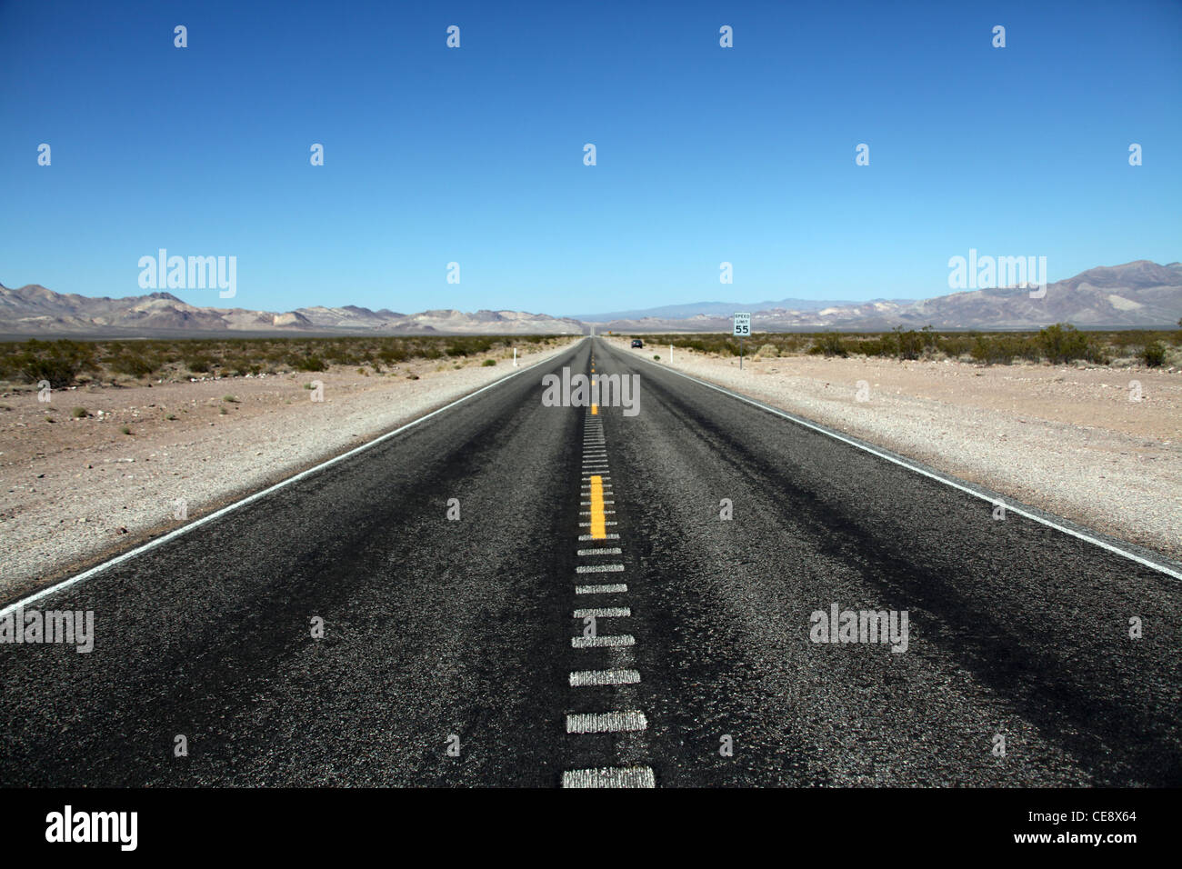 A road across the Nevada desert Stock Photo - Alamy