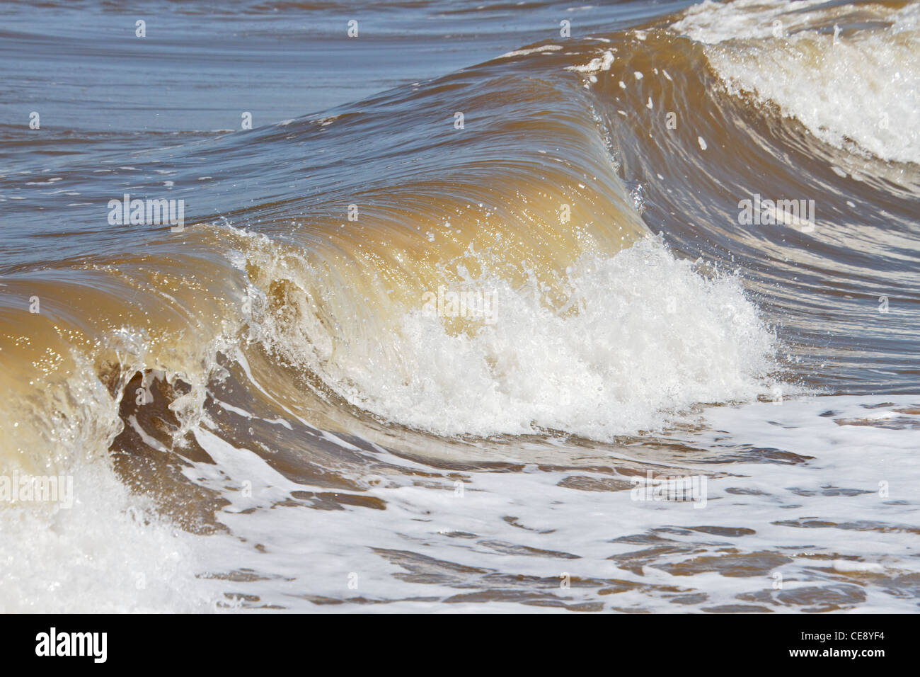 Incoming waves hi-res stock photography and images - Alamy
