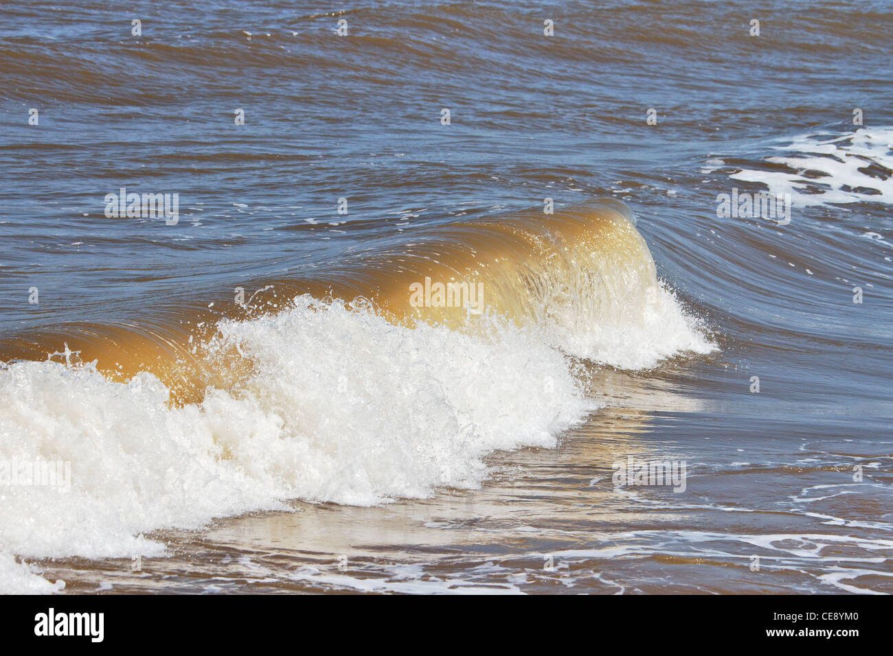 Incoming waves hi-res stock photography and images - Alamy