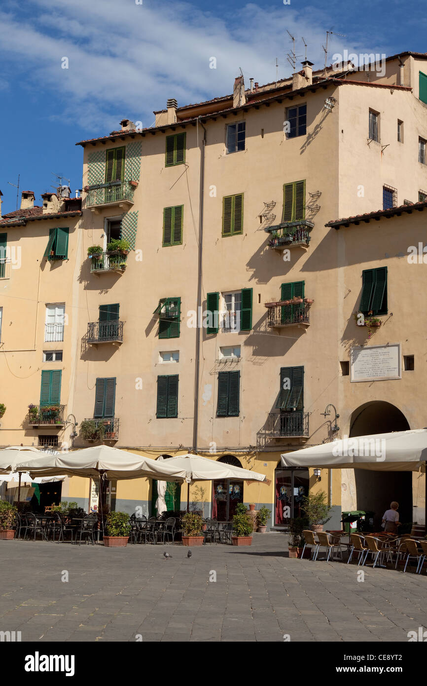piazza anfiteatro (Amphitheatre square) Lucca Tuscany Italy Stock Photo ...