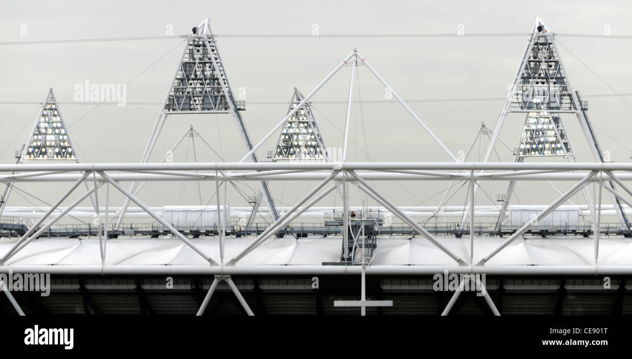 Floodlights on the rooftop lighting towers at 2012 London Olympic ...