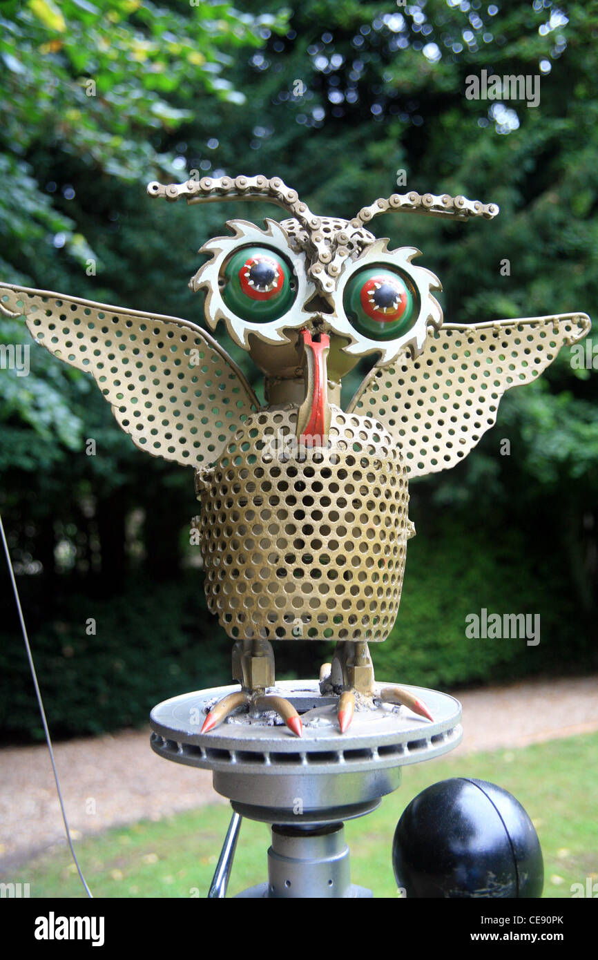 Junk models hi-res stock photography and images - Alamy