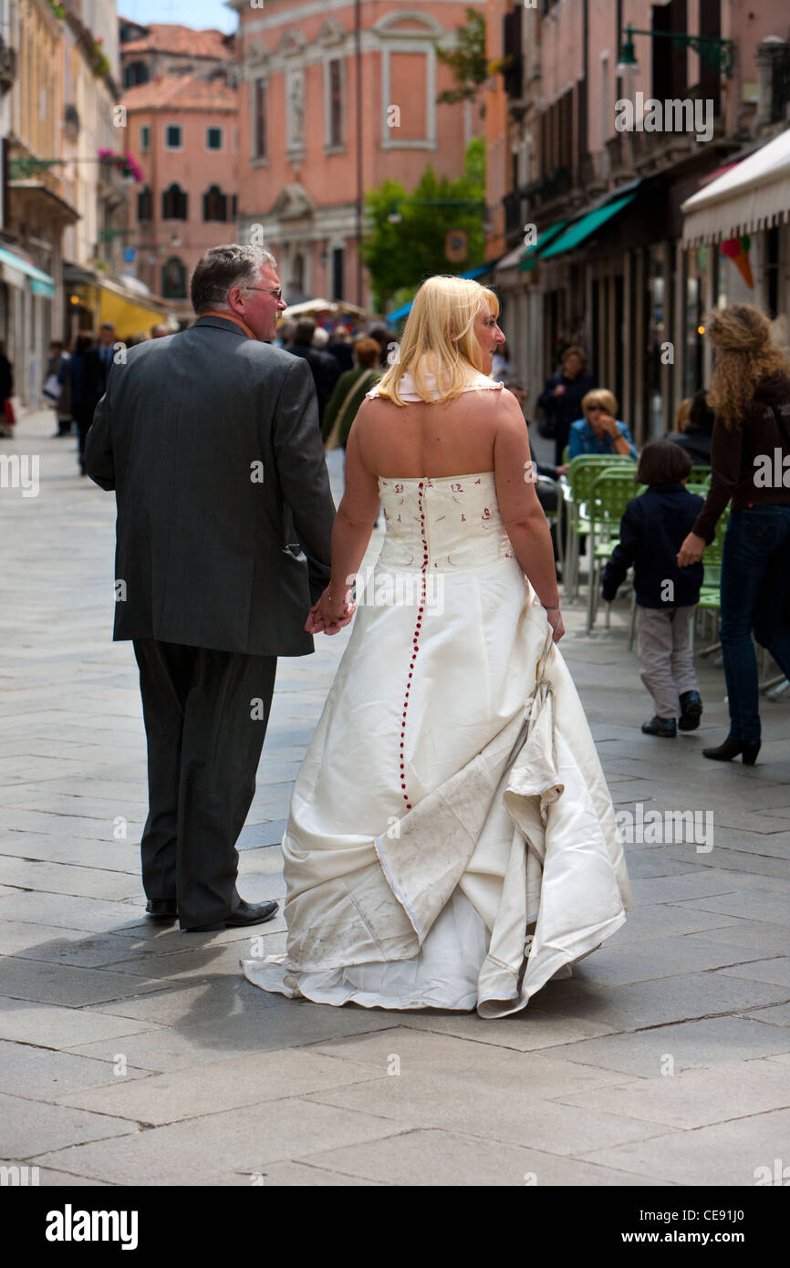 Italian bride and groom hi-res stock photography and images - Alamy