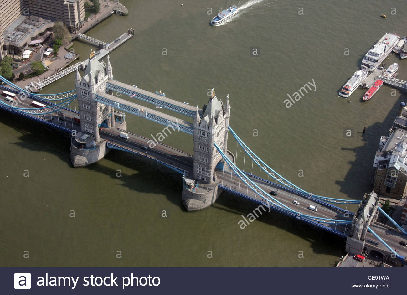 Birds Eye View Tower Bridge Stock Photos & Birds Eye View Tower Bridge ...