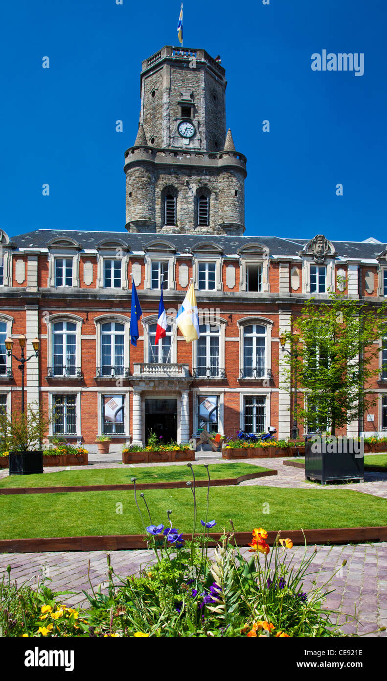 Calais hotel de ville hi-res stock photography and images - Alamy