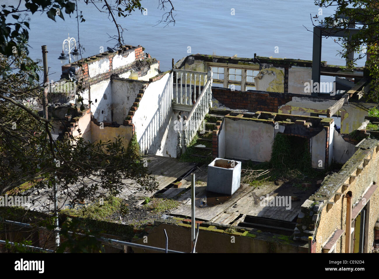 Half demolished building hi-res stock photography and images - Alamy