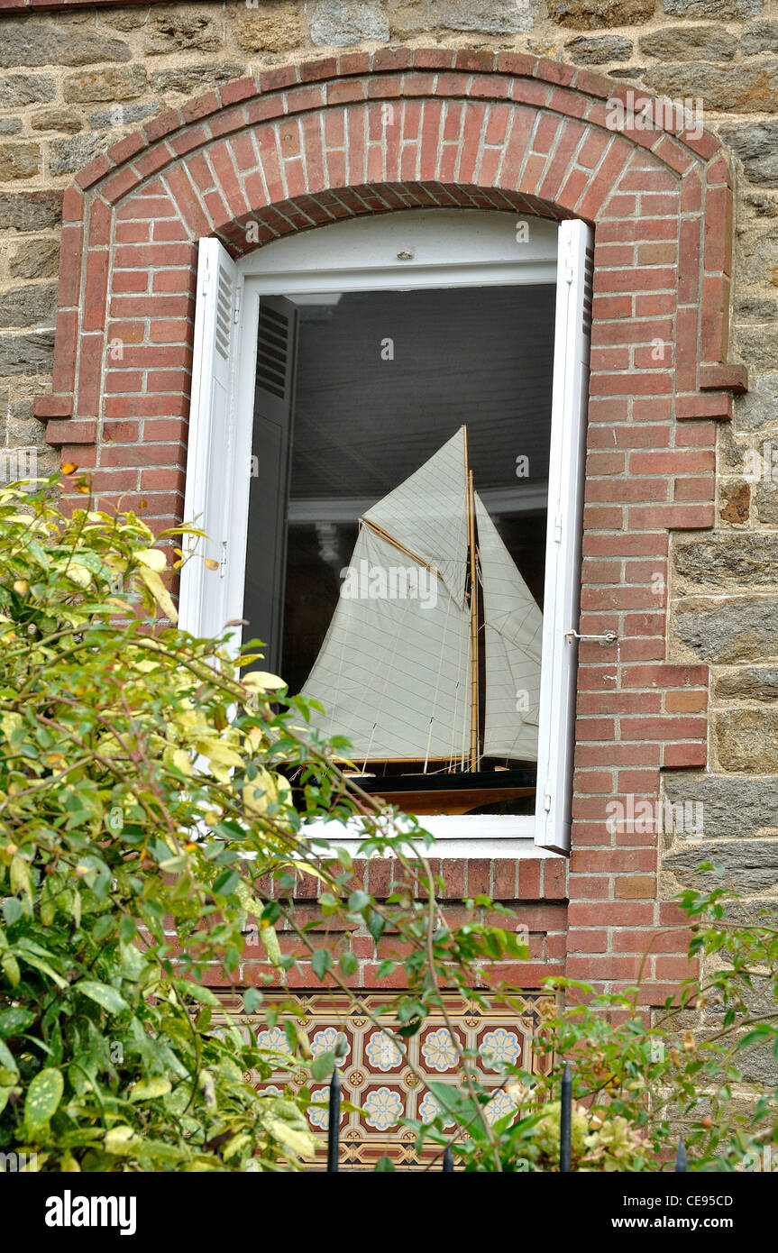 Embrasure window hi-res stock photography and images - Alamy