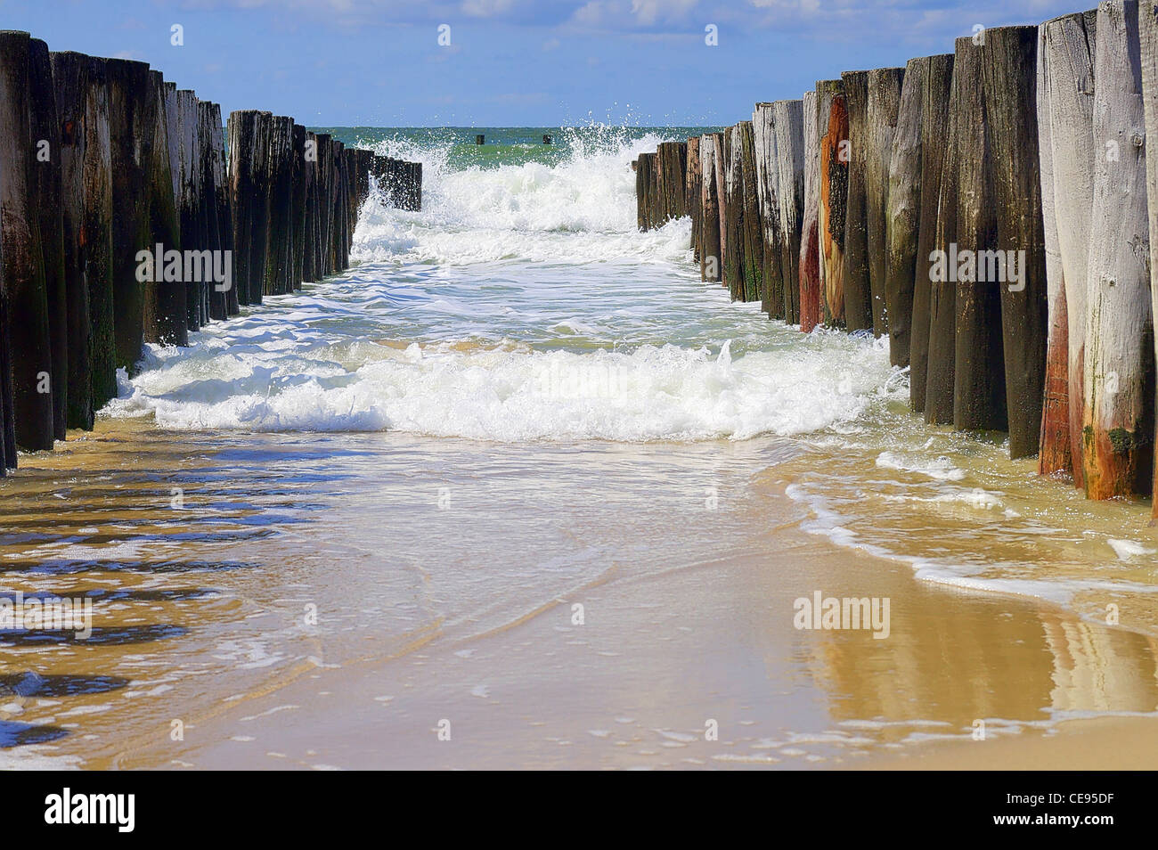 Ocean waves shine light hi-res stock photography and images - Alamy