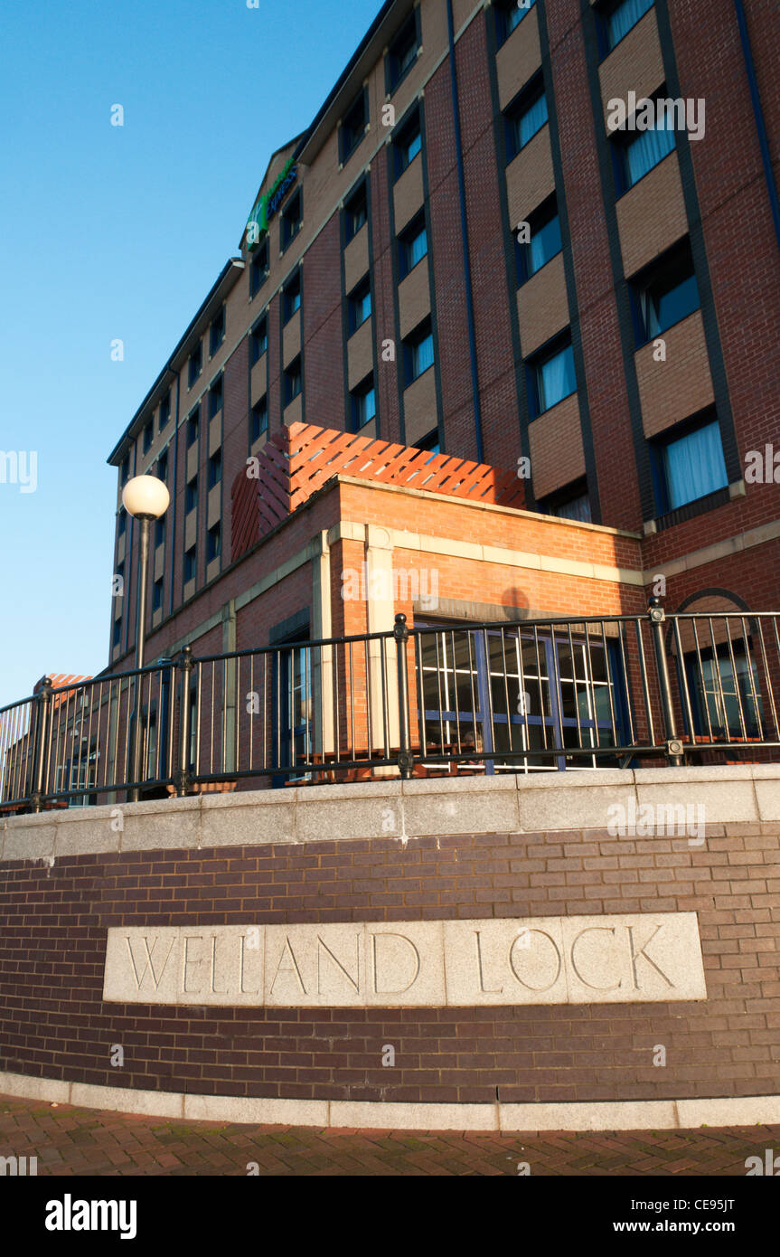 Holiday inn express sign hi-res stock photography and images - Alamy