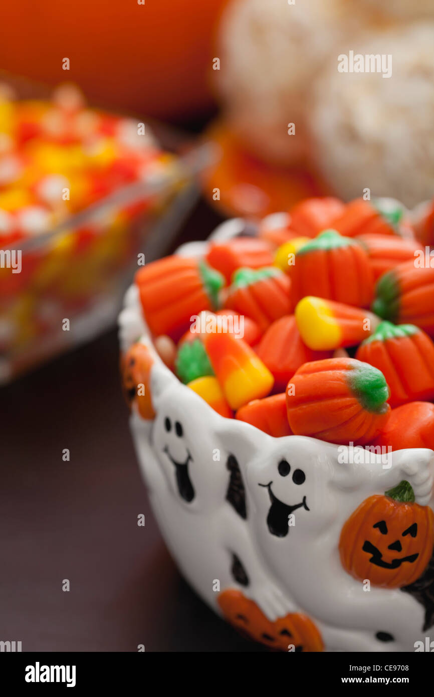 Candy corn hi-res stock photography and images - Alamy