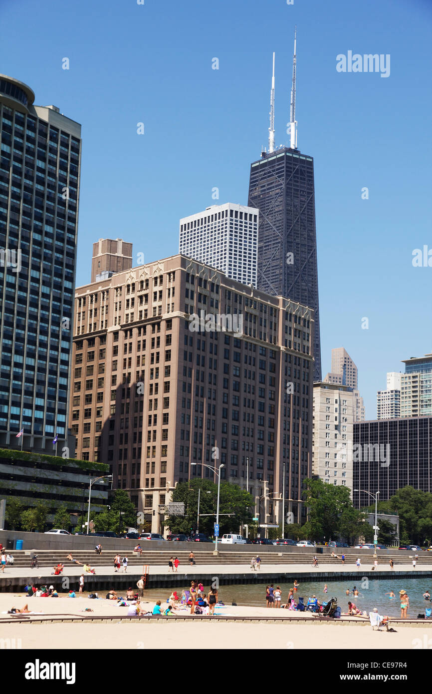 Oak Street Beach Chicago Stock Photo - Alamy