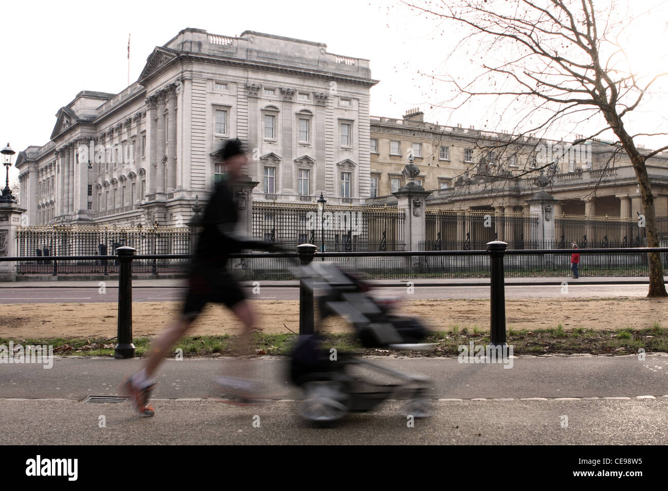 Buckingham Palace Side View High Resolution Stock Photography and ...